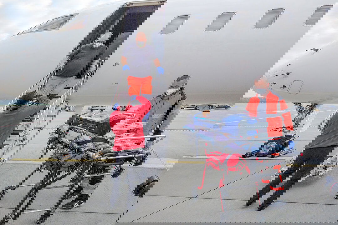 7 ways we keep your child safe when flying – all about our child ...