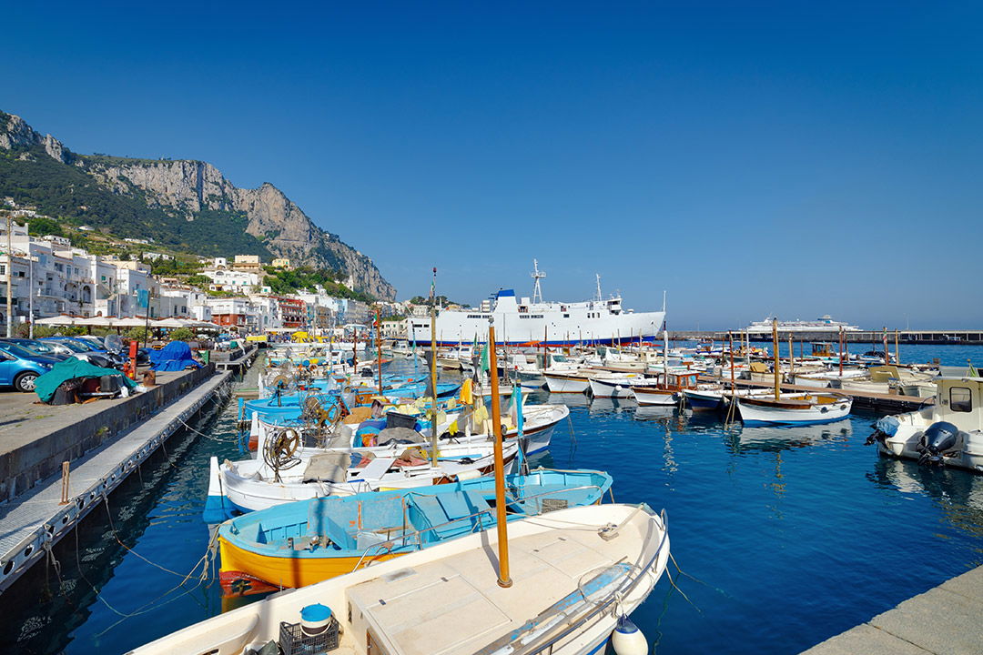 How to book an air ambulance from Italy to the UK?